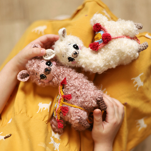 Ravelry: Alpacas Mili and Ivo pattern by Angelina Taranina