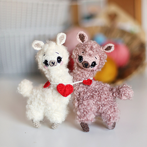 Ravelry: Alpacas Mili and Ivo pattern by Angelina Taranina