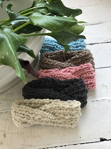 Ravelry: Holiday Headband pattern by Loopy Mango