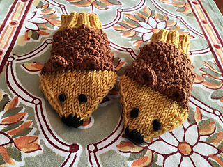 Ravelry: Loranel's Hedgehog mittens
