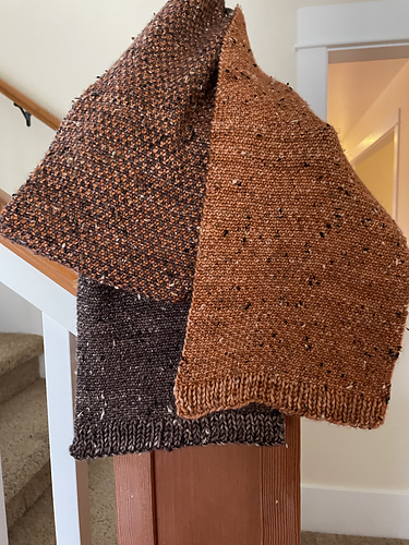 Ravelry: Two Color Linen Scarf pattern by Danai
