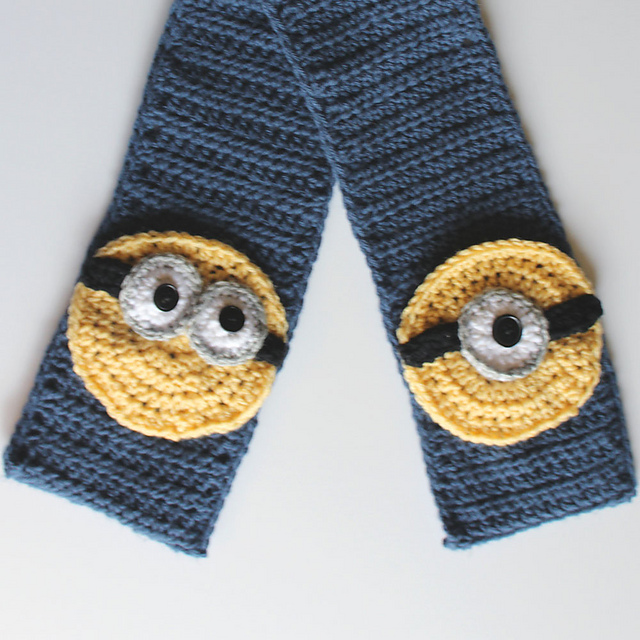 Ravelry: Minion Pocket Scarf pattern by Lori Thompson