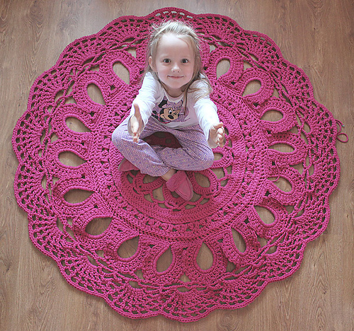 Ravelry: flower doily rug pattern by Agata Makoudie