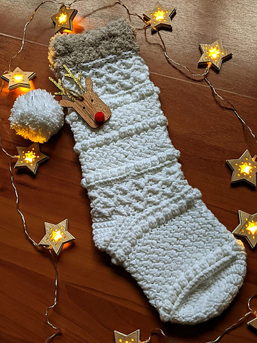 Ravelry: Knot Your Ordinary Stocking pattern by Marsha Sparks