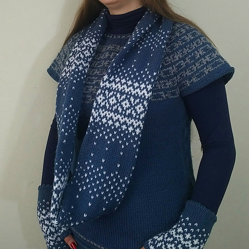 Ravelry: Winter Stars infinity scarf pattern by Knitting With Judit Horvath