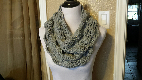 Ravelry: Glamorous Lace Cowl pattern by Crochet Me Lovely