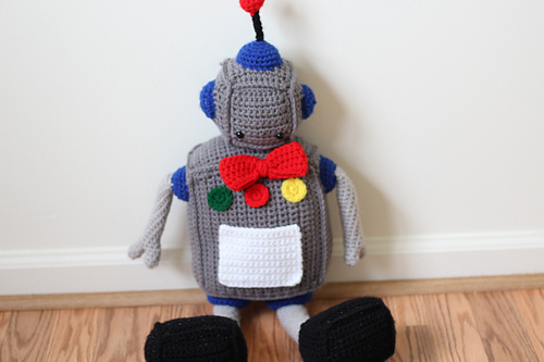 Ravelry: Robot pattern by Karin Flores