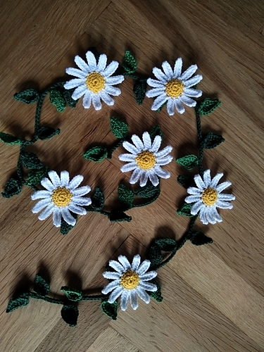 Ravelry: Daisy Flower pattern by Luísa Cabral