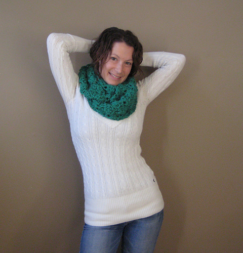 Ravelry: Zoe Cowl pattern by Theresa Boyce