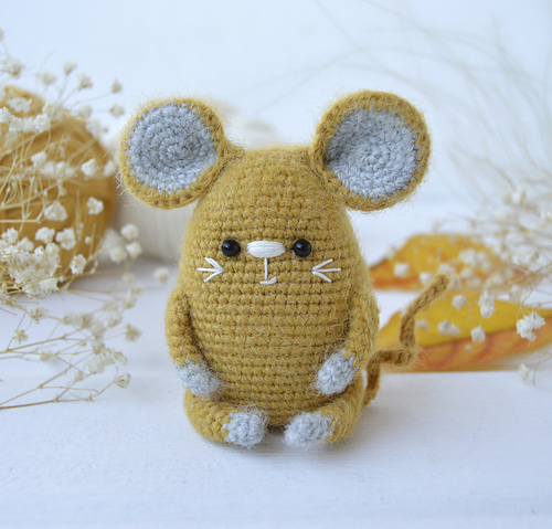 Ravelry: Little Mouse pattern by Lucy Rozonova