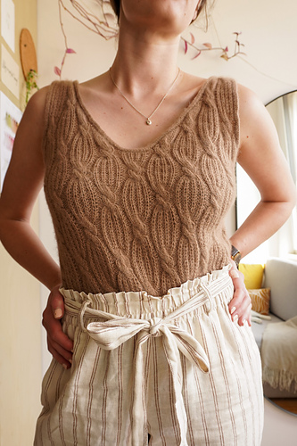 Ravelry: Minou Top pattern by Luisa Rehkopf