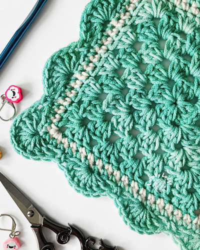 Ravelry: Simple Shell Edging pattern by Catherine McLennan