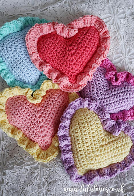Ravelry: Ruffle Hearts pattern by Emma Escott