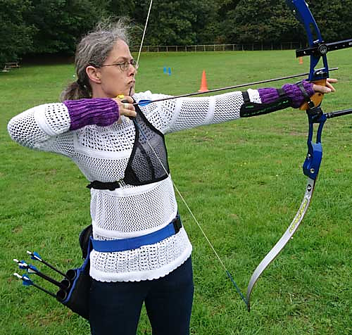 Ravelry: Archer's Gauntlets pattern by Faye Lamb