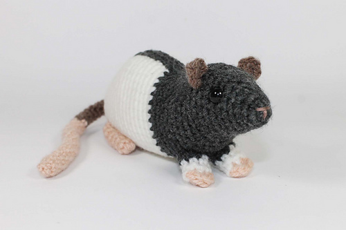 Ravelry: Fancy rats pattern by Kati Galusz