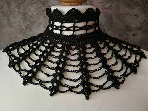 Ravelry: White shell collar pattern by Kristina Tamulevičiūtė