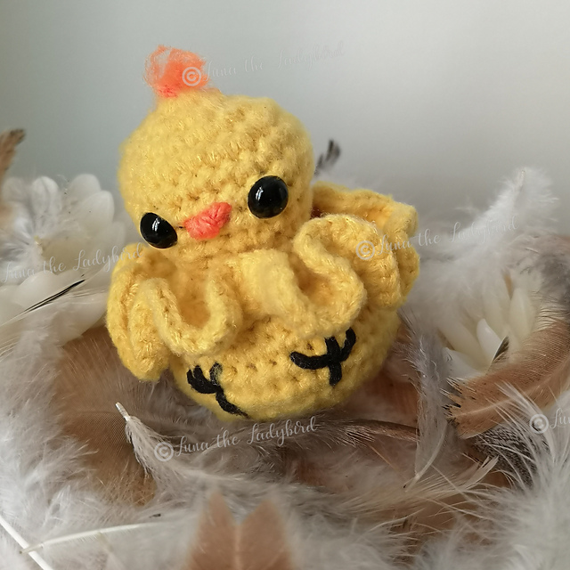 Ravelry: Larry the chick pattern by Kat Witherall