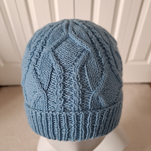 Ravelry: Moraine Lake Cable Hat pattern by Corrine Lung