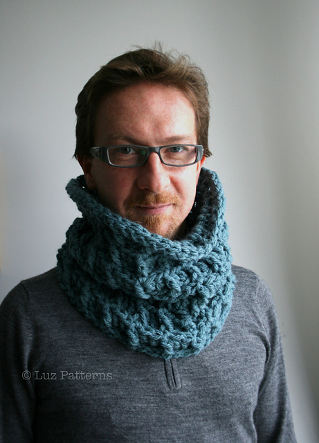 Ravelry: Man's cowl (119) pattern by Luz Mendoza