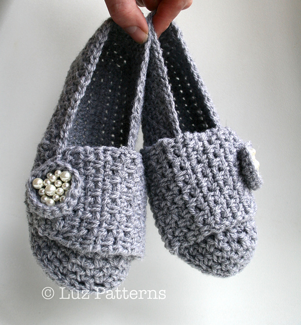 Ravelry: Pearl Slippers 130 pattern by Luz Mendoza