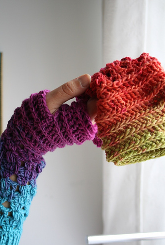 Ravelry: Rainbow mitten 246 pattern by Luz Mendoza