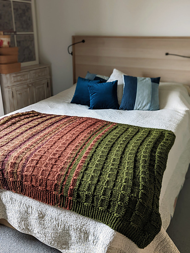 Ravelry: Minecraft knitted blanket pattern by Luz Mendoza