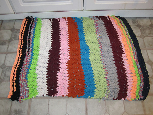 Ravelry: Tee-Shirt Rug pattern by KnitCurio