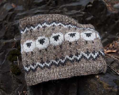 Ravelry: Woolly Flock - Sheep Cowl pattern by Lynann Colligan