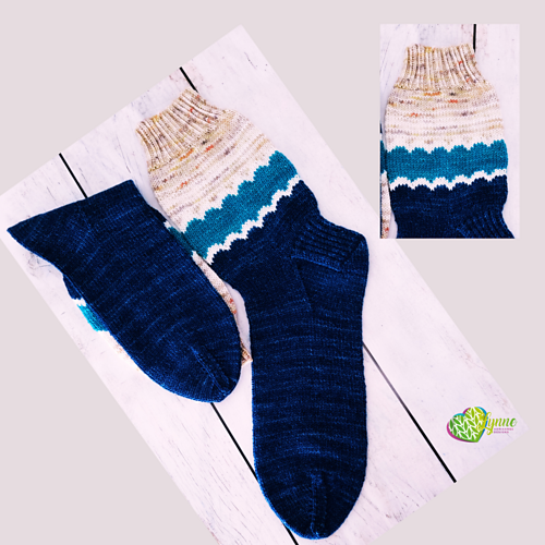 Ravelry: Slouchy Shoreline Socks pattern by Lynne Adriaanse