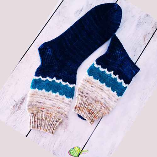 Ravelry: Slouchy Shoreline Socks pattern by Lynne Adriaanse