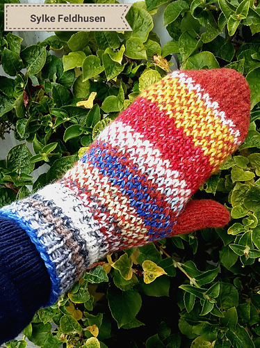 Ravelry: Loose Ends Mittens pattern by Sylke Feldhusen