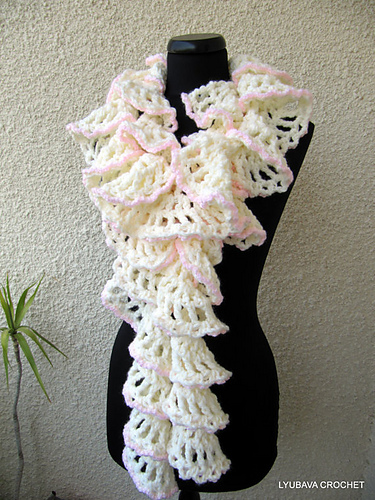 Ravelry: Chunky Crochet Ruffle Scarf "Winter Honeymoon" pattern by ...