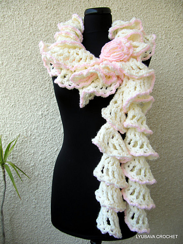 Ravelry: Chunky Crochet Ruffle Scarf "Winter Honeymoon" pattern by ...