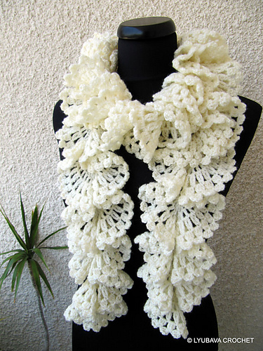 Ravelry: Marvellous Ruffle Lace Scarf Tutorial pattern by Milimagfa