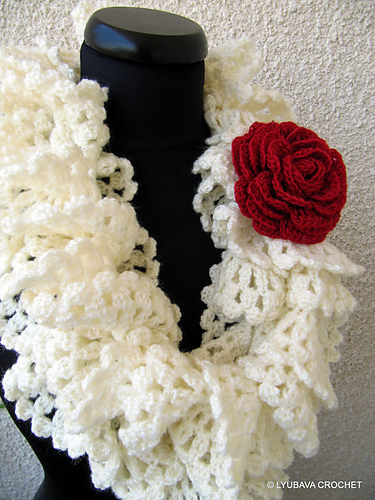 Ravelry: Marvellous Ruffle Lace Scarf Tutorial pattern by Milimagfa
