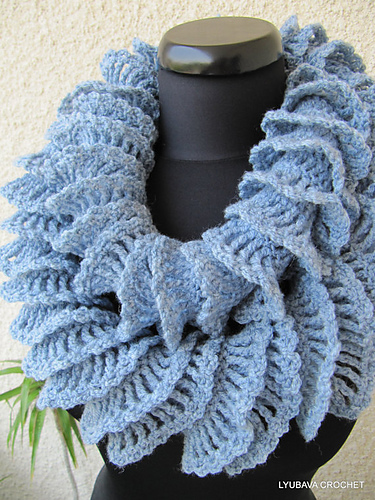 Ravelry: Double Ruffle Scarf Tutorial pattern by Milimagfa
