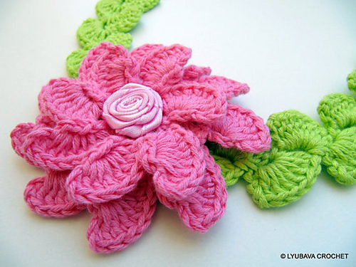 Ravelry: Lyubava Flower Headband Tutorial pattern by Milimagfa