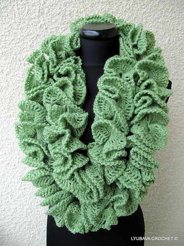 Ravelry: Long Ruffle Scarf "Spring" pattern by Milimagfa