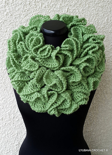 Ravelry: Long Ruffle Scarf "Spring" pattern by Milimagfa