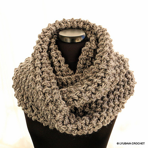 Ravelry: Chunky Crochet Circle Scarf Unisex pattern by Milimagfa