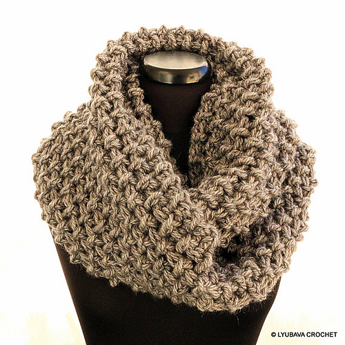 Ravelry: Chunky Crochet Circle Scarf Unisex pattern by Milimagfa