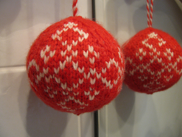 Ravelry: julekuler - tangled pattern pattern by Eva Lyus