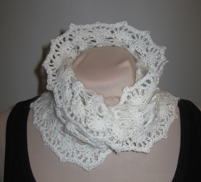 Ravelry: Angora Lace Cowl pattern by Liz Lindo
