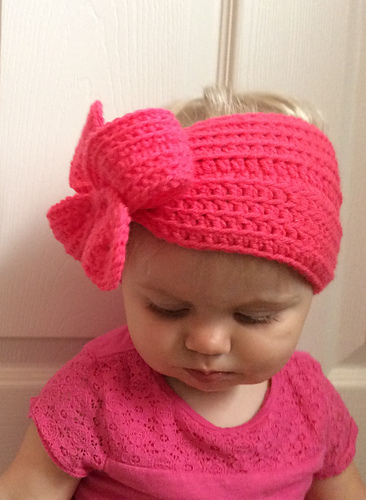 Ravelry: Big Bow Ear Warmer pattern by Susan Capizzi