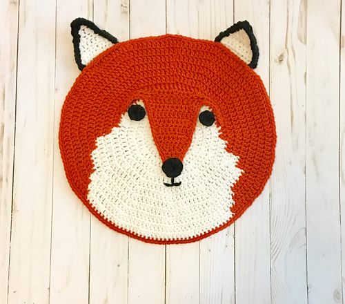 Ravelry: Fox Pillow pattern by Susan Capizzi