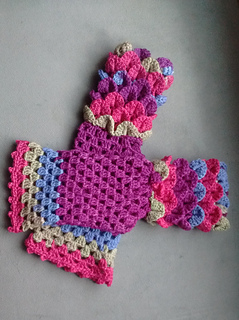 Ravelry: Dragon Gloves pattern by Mara Henderson