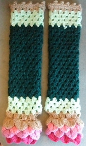 Ravelry: Dragon Gloves pattern by Mara Henderson