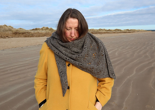 Ravelry: Bumble Hap pattern by Fay Dashper-Hughes