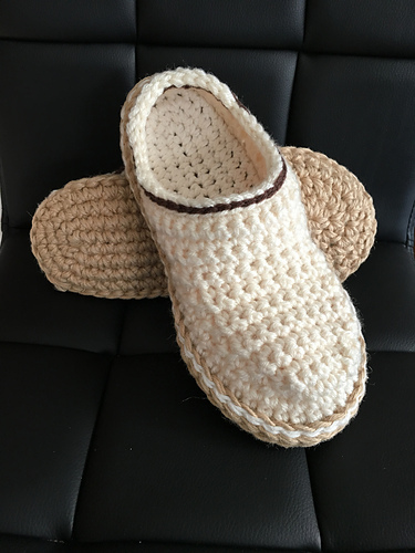 Ravelry: Men basic clogs pattern by Adriana M.