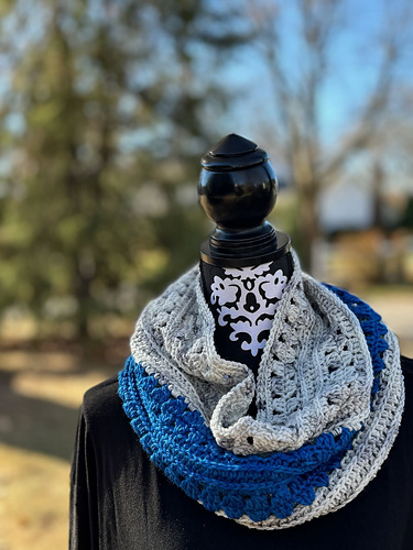 Ravelry: Aria Cowl pattern by Debbie Field